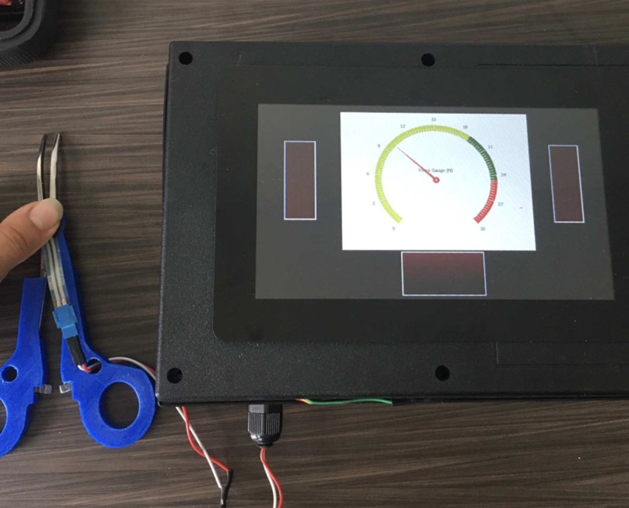 Implementation of a novel thoracostomy tube trainer with real-time ...